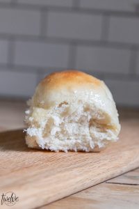 Super Easy 1 Hour Dinner Rolls Recipe - Twelve On Main