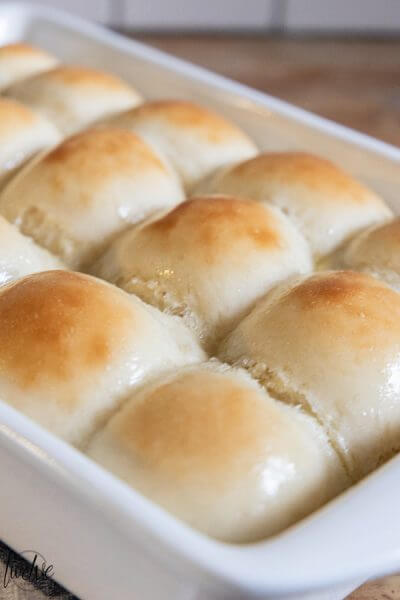 Super Easy 1 Hour Dinner Rolls Recipe - Twelve On Main
